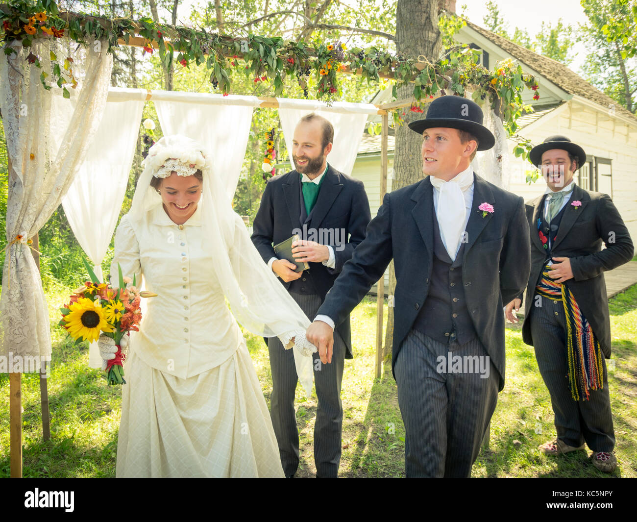 Period actors re-enact a traditional 19th century Métis wedding ...