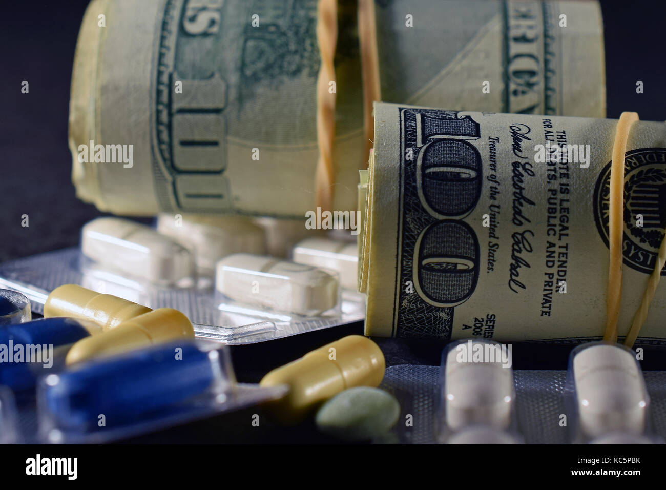 Prescription drugs and money hi-res stock photography and images - Alamy