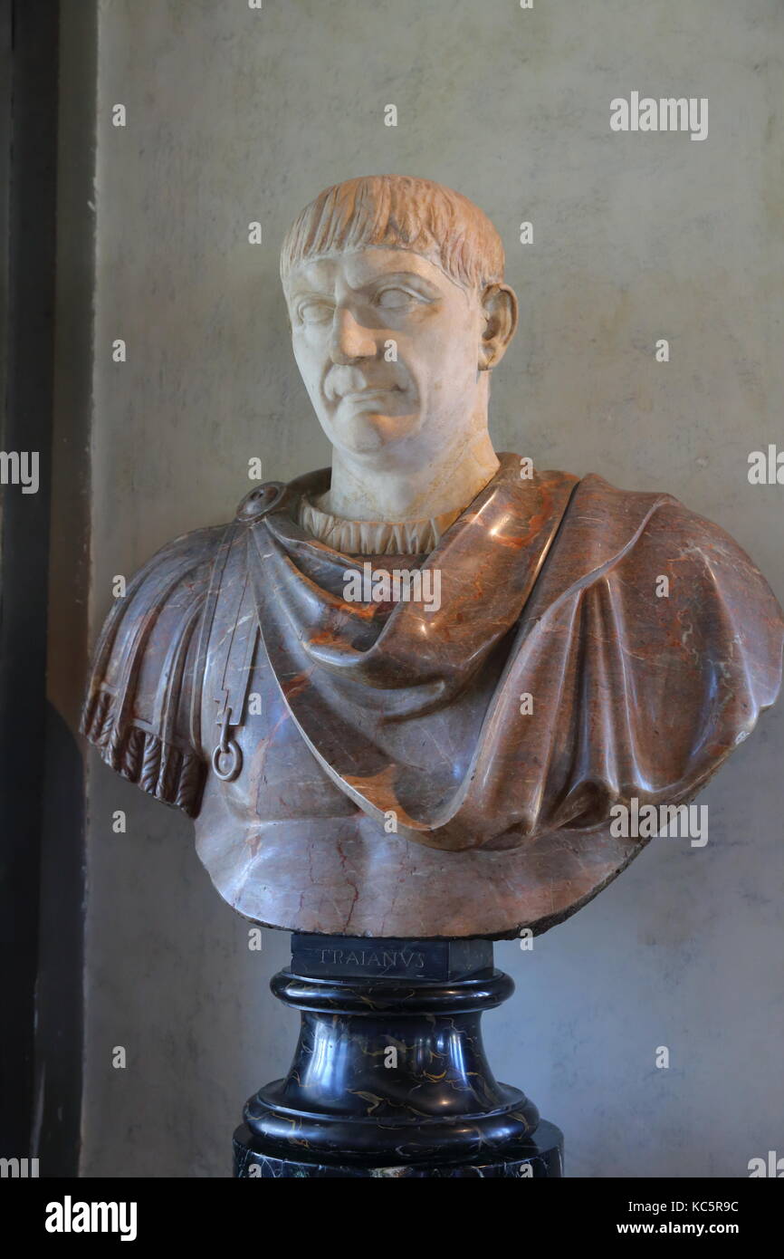 sculpture on display at the Uffizi Gallery (Galleria degli Uffizi ...