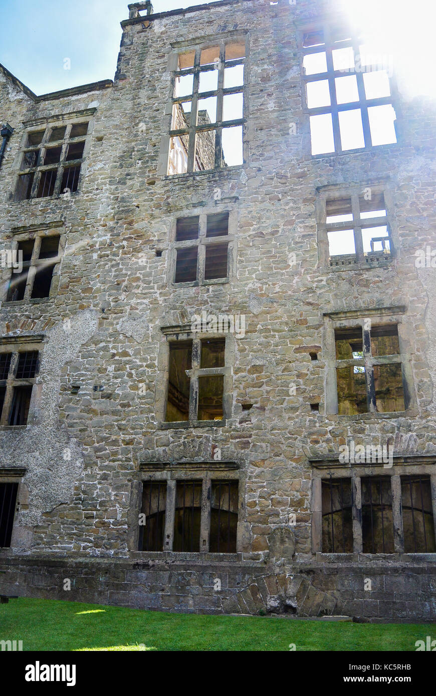 Old ruins of stately home Stock Photo - Alamy