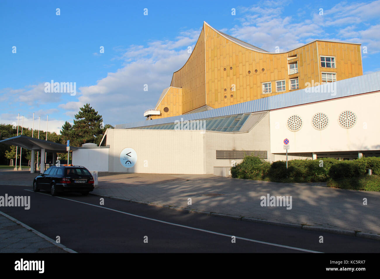 Music hall (Philharmonie und Kammermusiksaal) in Berlin (Germany Stock ...