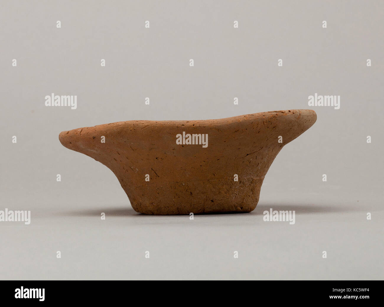 Everted rim hi-res stock photography and images - Alamy