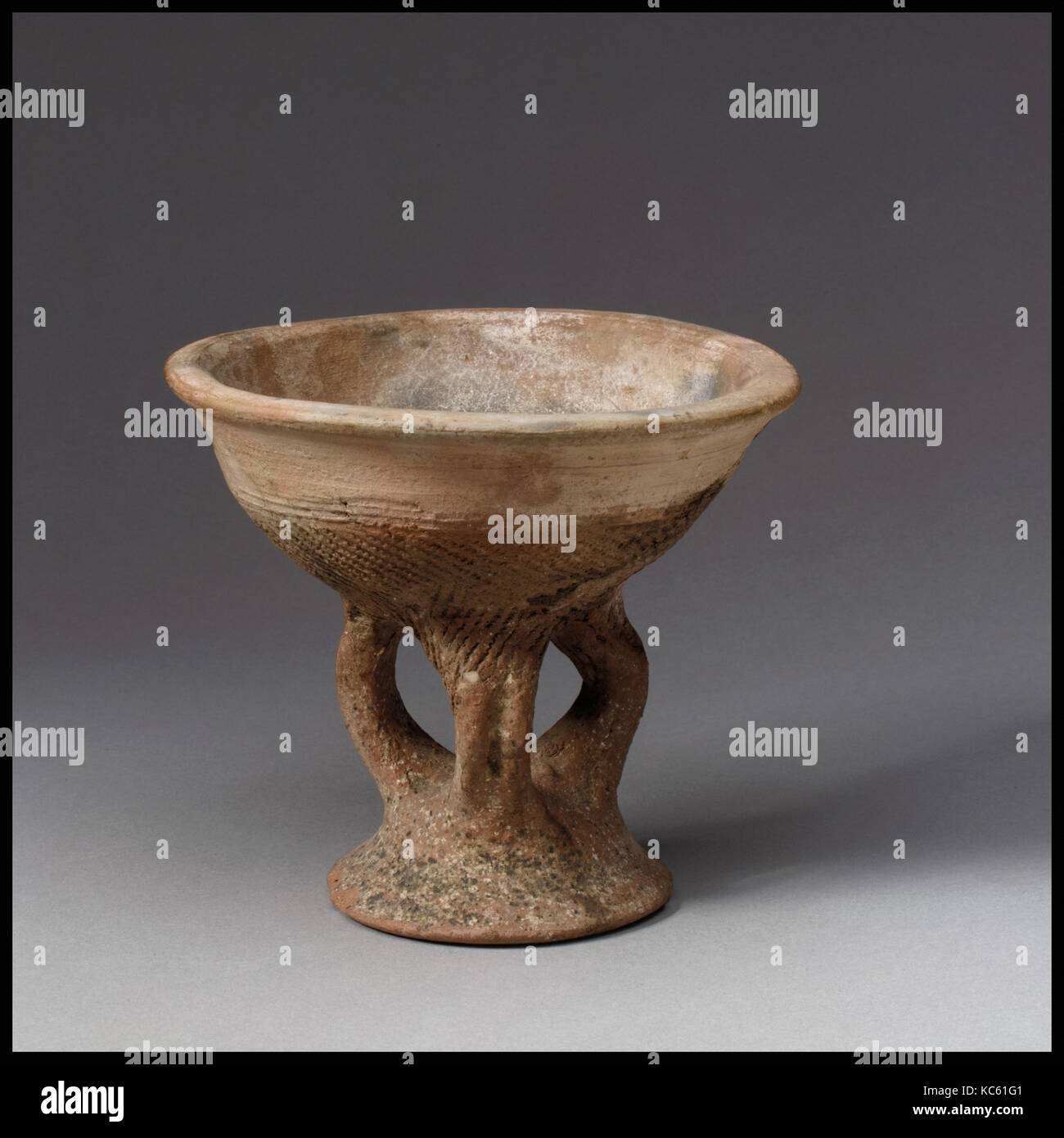 Vessel: Footed Base, 13th century, Mali, Tellem peoples, Terracotta, H ...