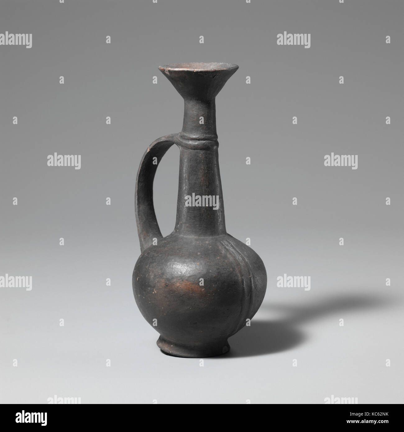 Cypriote ring based juglet, New Kingdom, Dynasty 18, ca. 1500–1400 B.C ...