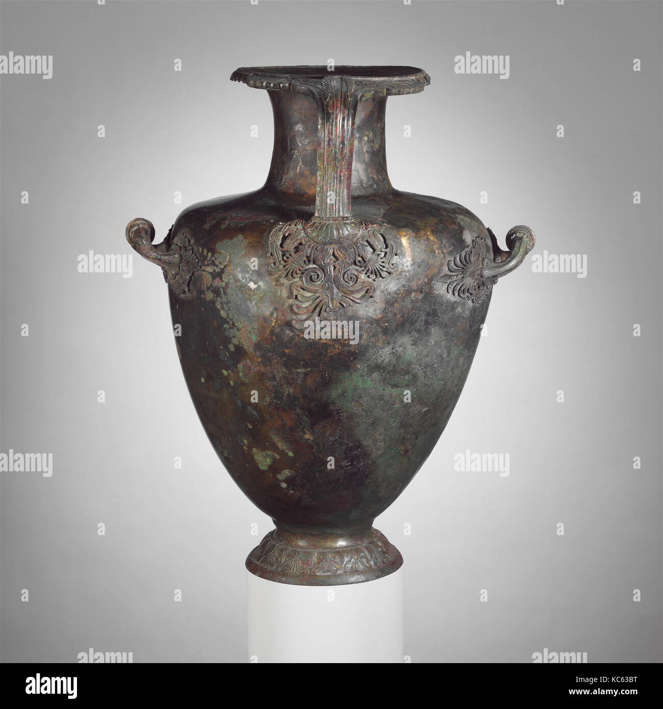 Bronze hydria (water jar), Classical, early 4th century B.C., Greek ...