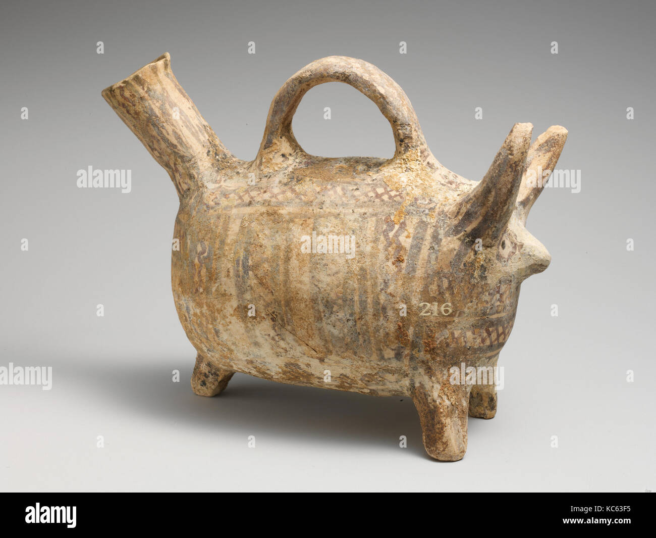 Terracotta zoomorphic askos (vessel), 1900–1600 B.C Stock Photo - Alamy