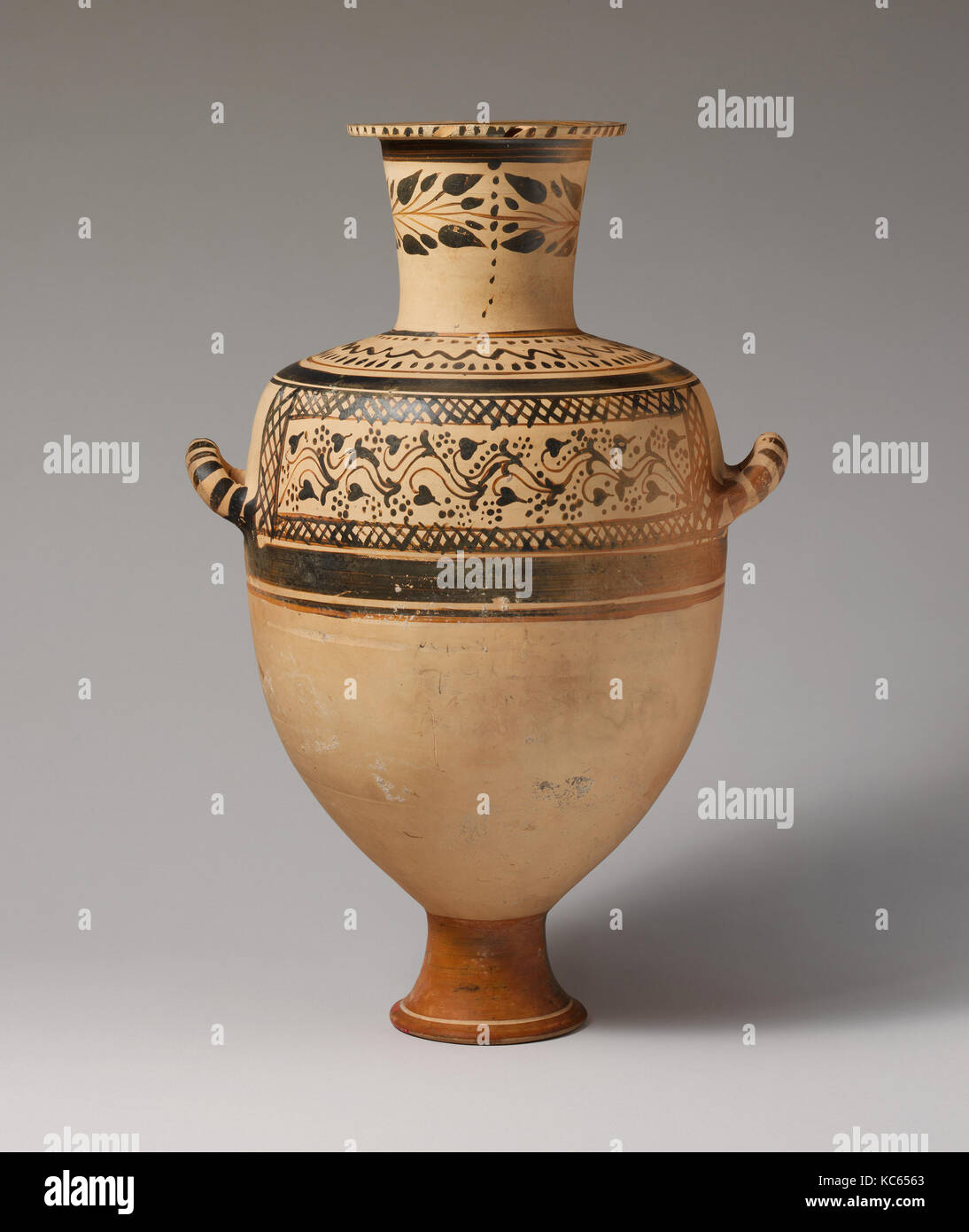 Terracotta Hadra hydria (water jar), late 3rd century B.C Stock Photo ...