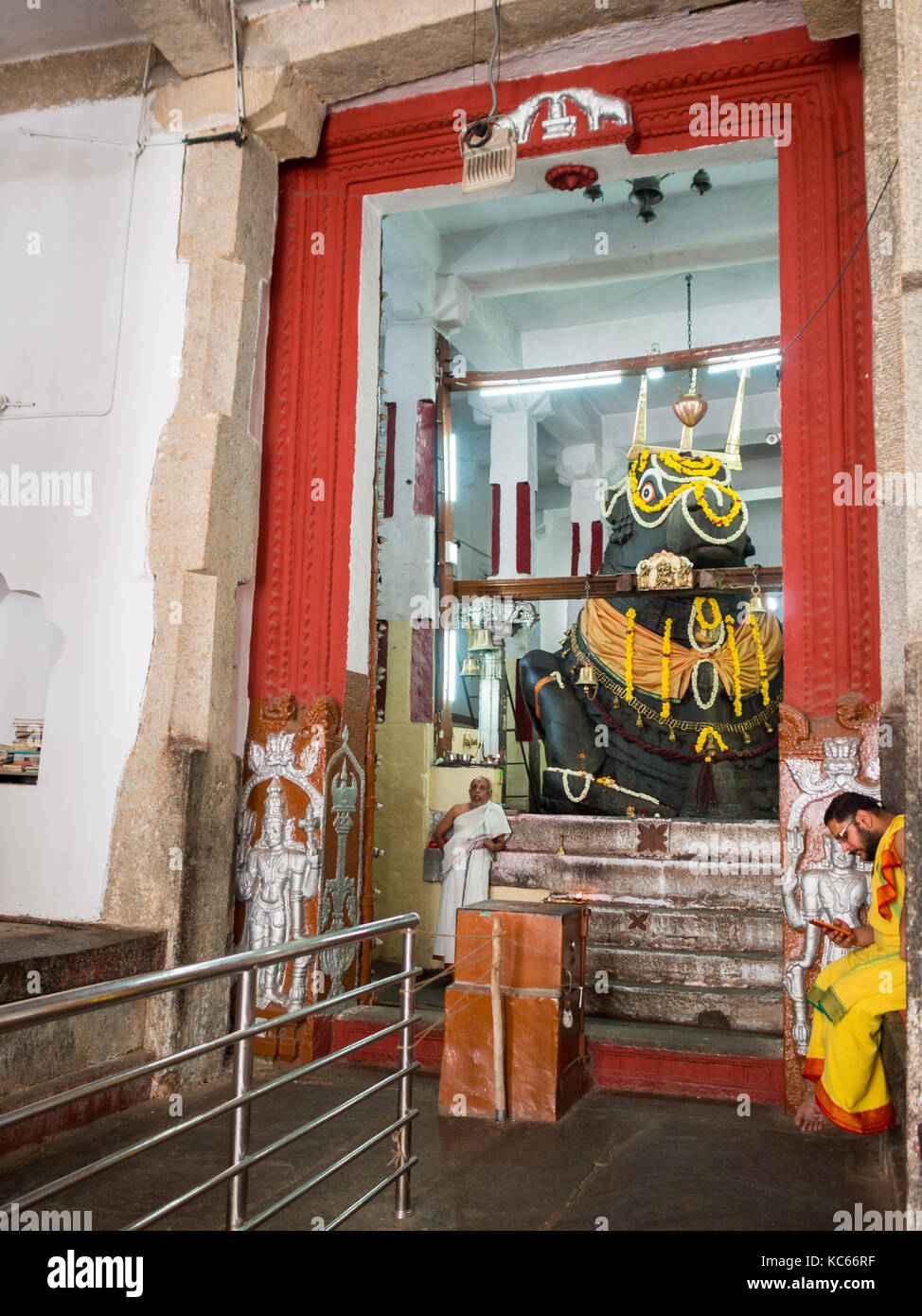 Bull temple hi-res stock photography and images - Alamy