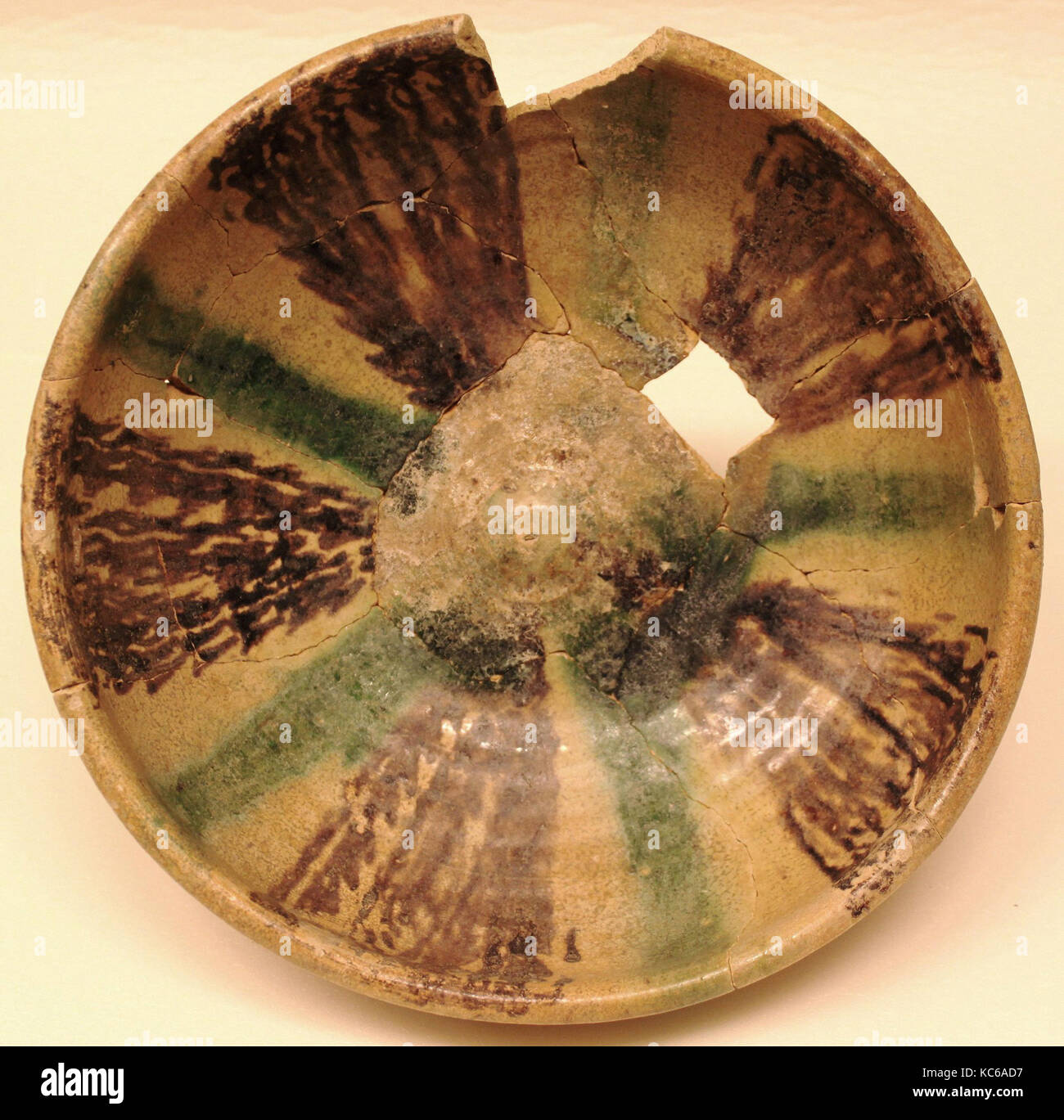 Bowl, 8th–9th century, Excavated in Iran, Nishapur. Attributed to Iran ...