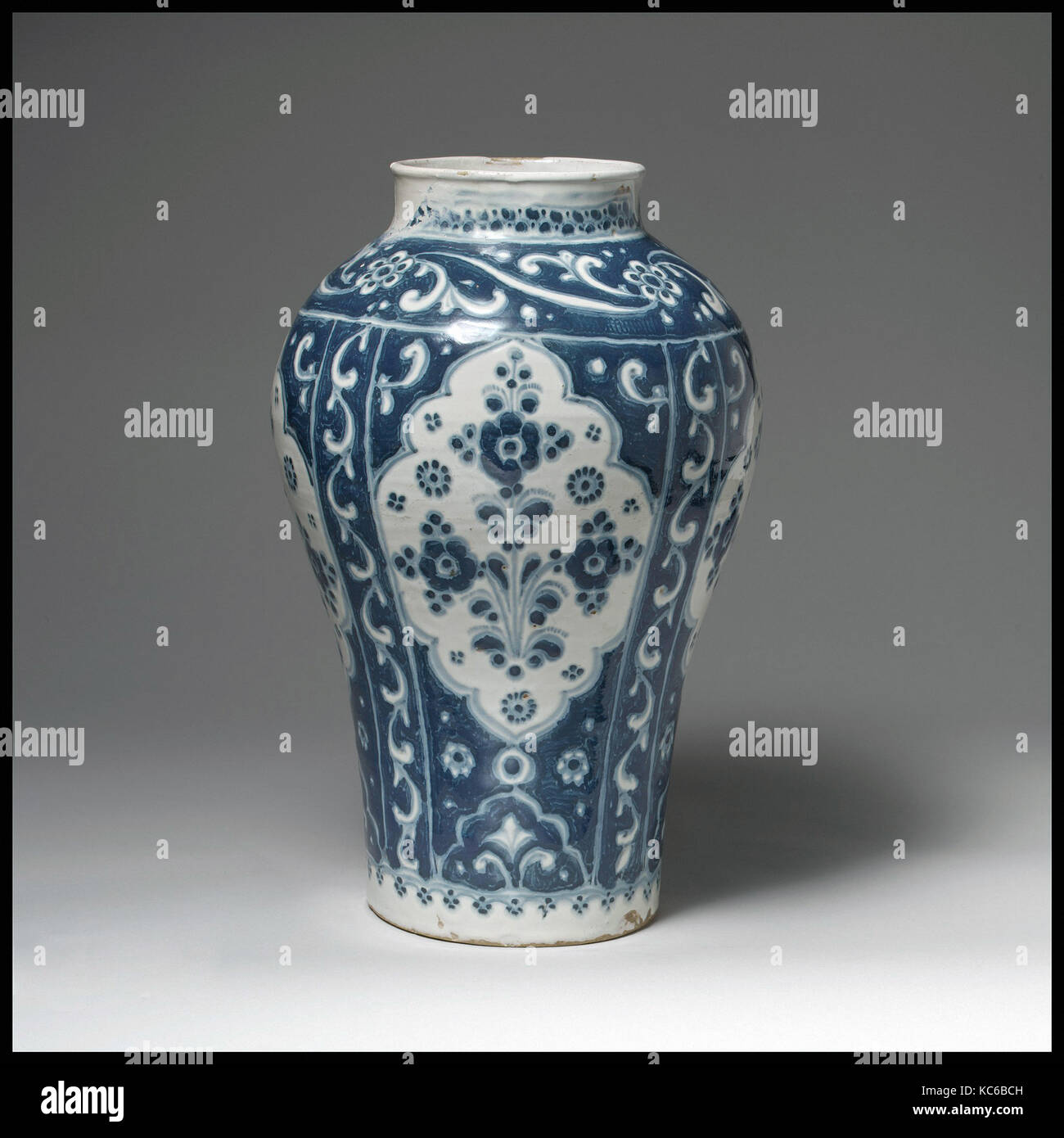 Jar, ca. 1680–1700, Made in Mexico, Mexican, Tin-glazed earthenware, H ...