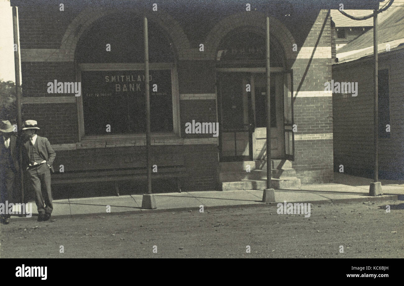 Smithland Bank, 1930s, Gelatin silver print, 14.9 x 23.0 cm (5 7/8 x 9 ...