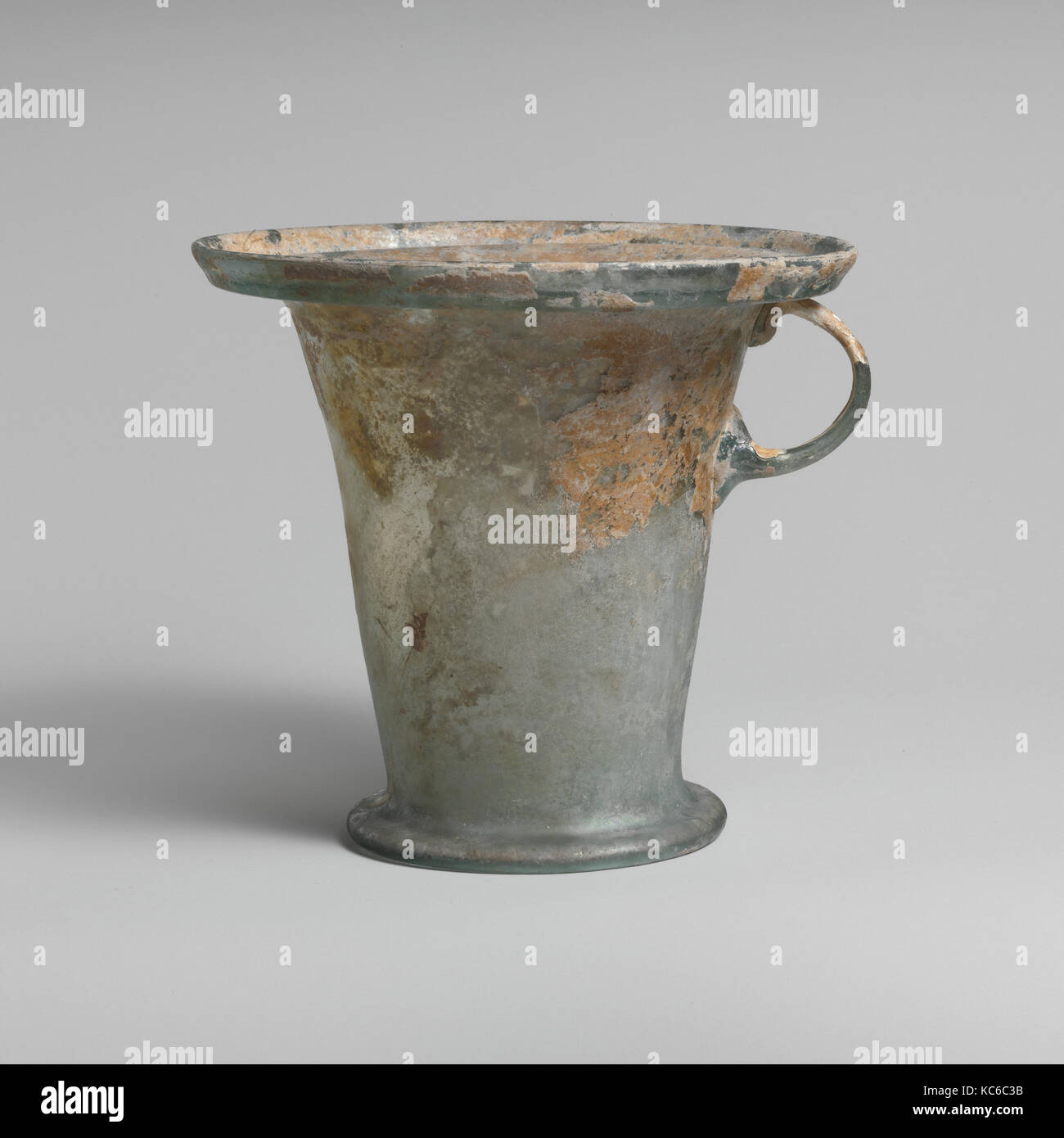 Modiolus mouth hi-res stock photography and images - Alamy