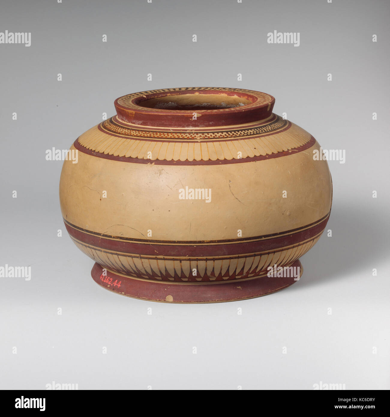 Terracotta pyxis (box), Late Corinthian, ca. 575–550 B.C., Greek ...