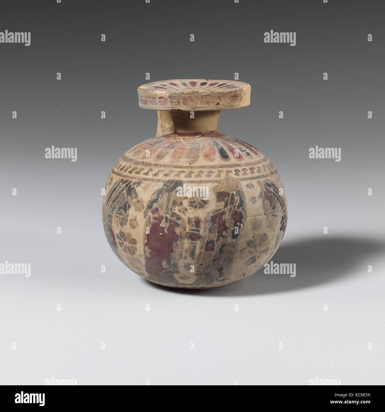 Corinthian aryballos hi-res stock photography and images - Alamy