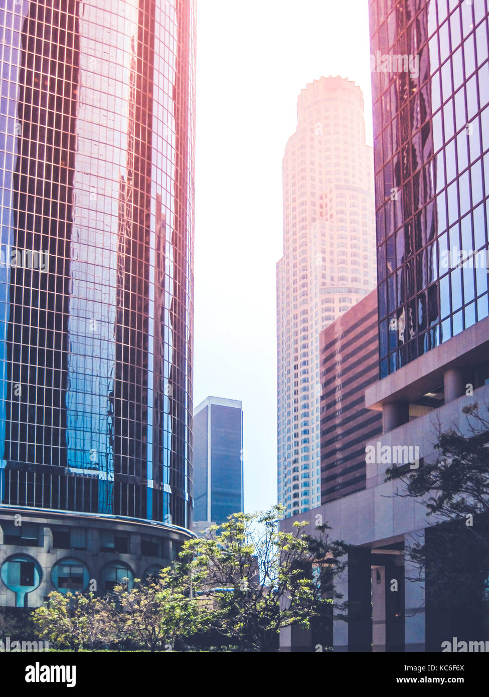 Office building skyscraper hi-res stock photography and images - Alamy