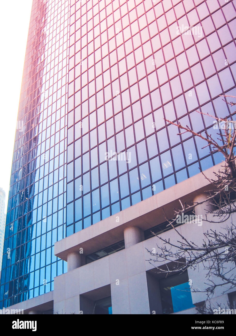 Office building skyscraper hi-res stock photography and images - Alamy