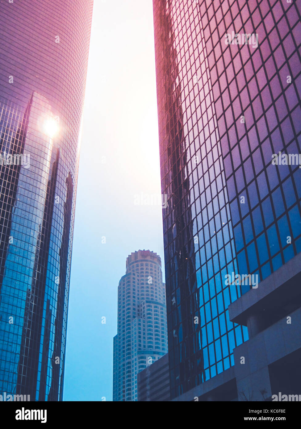 Office building skyscraper hi-res stock photography and images - Alamy