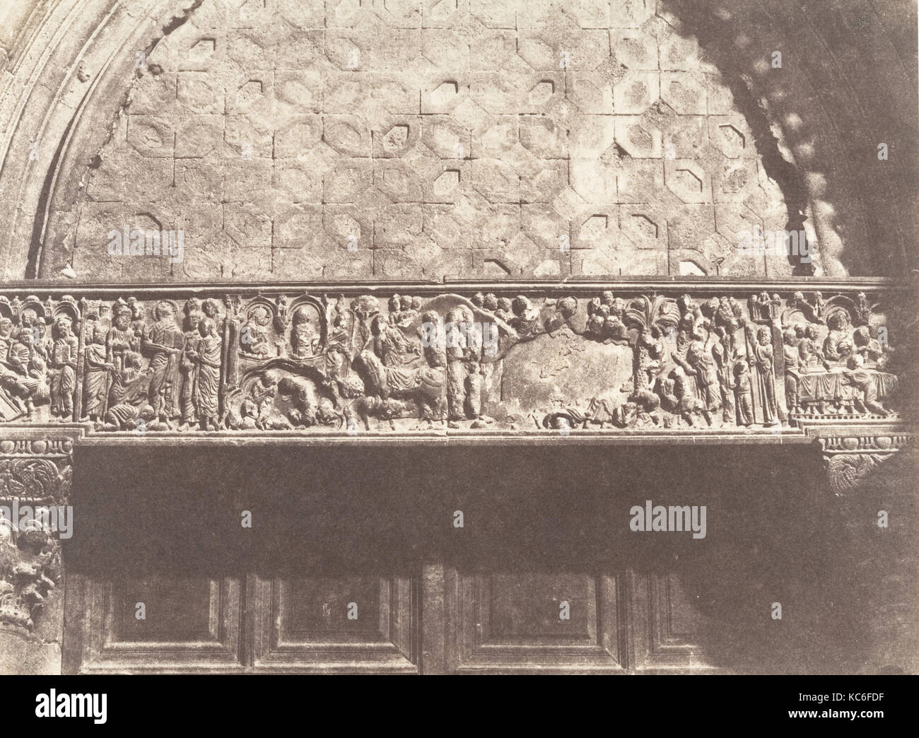 Jérusalem, Saint-Sépulcre, Bas-relief (porte d'entrée), Auguste ...