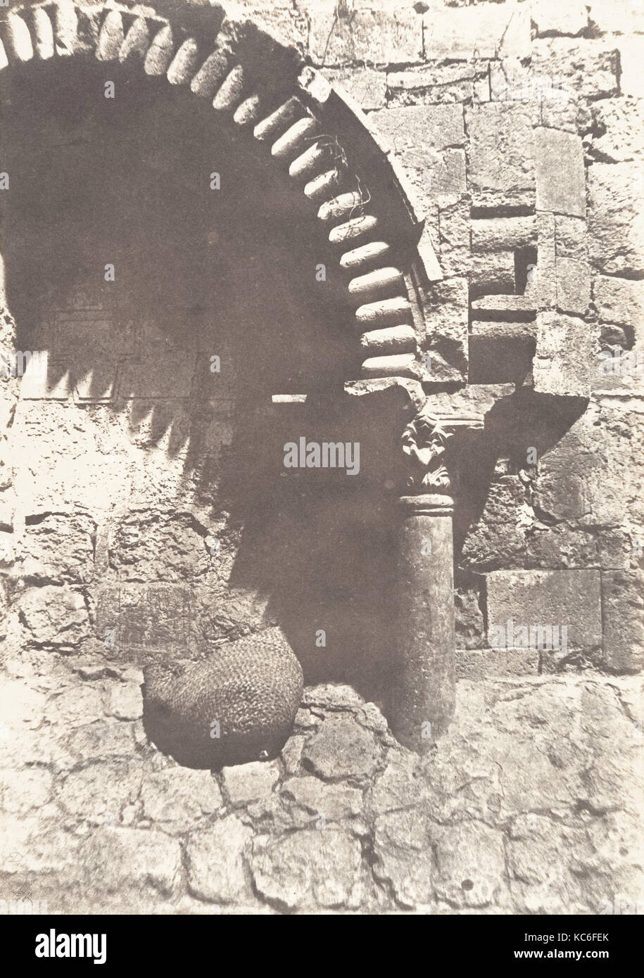 Jérusalem, Saint-Sépulcre, Porte Ouest, Auguste Salzmann, 1854 Stock ...