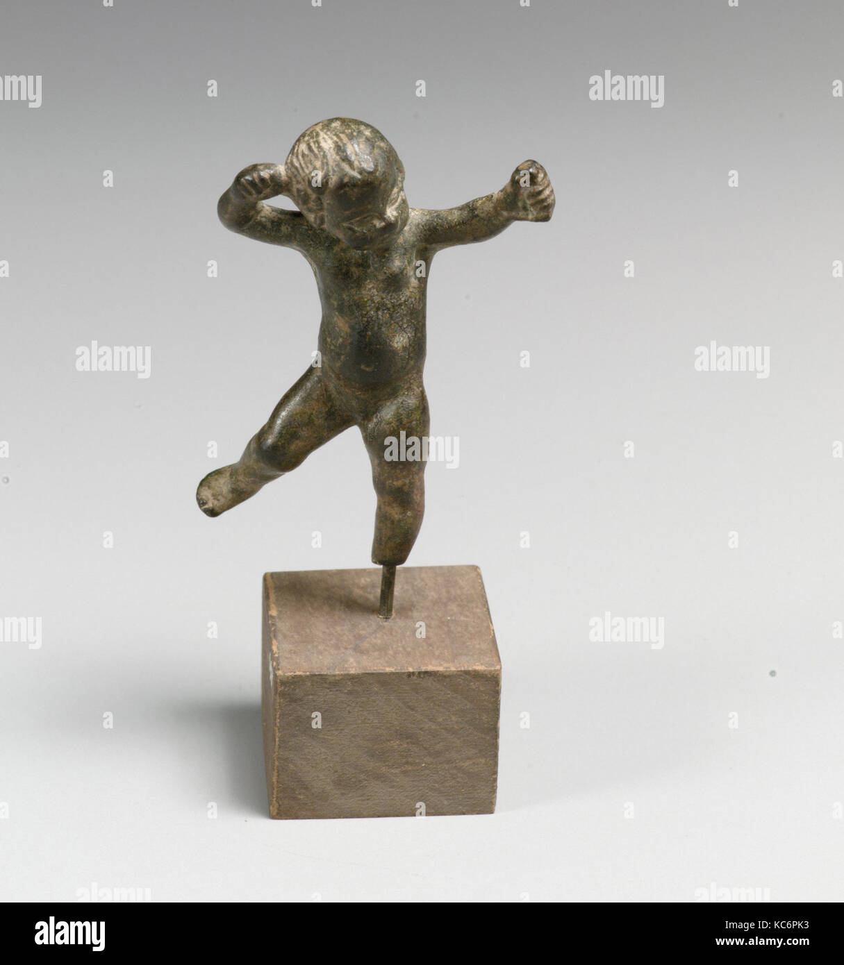 Bronze cupid hi-res stock photography and images - Alamy