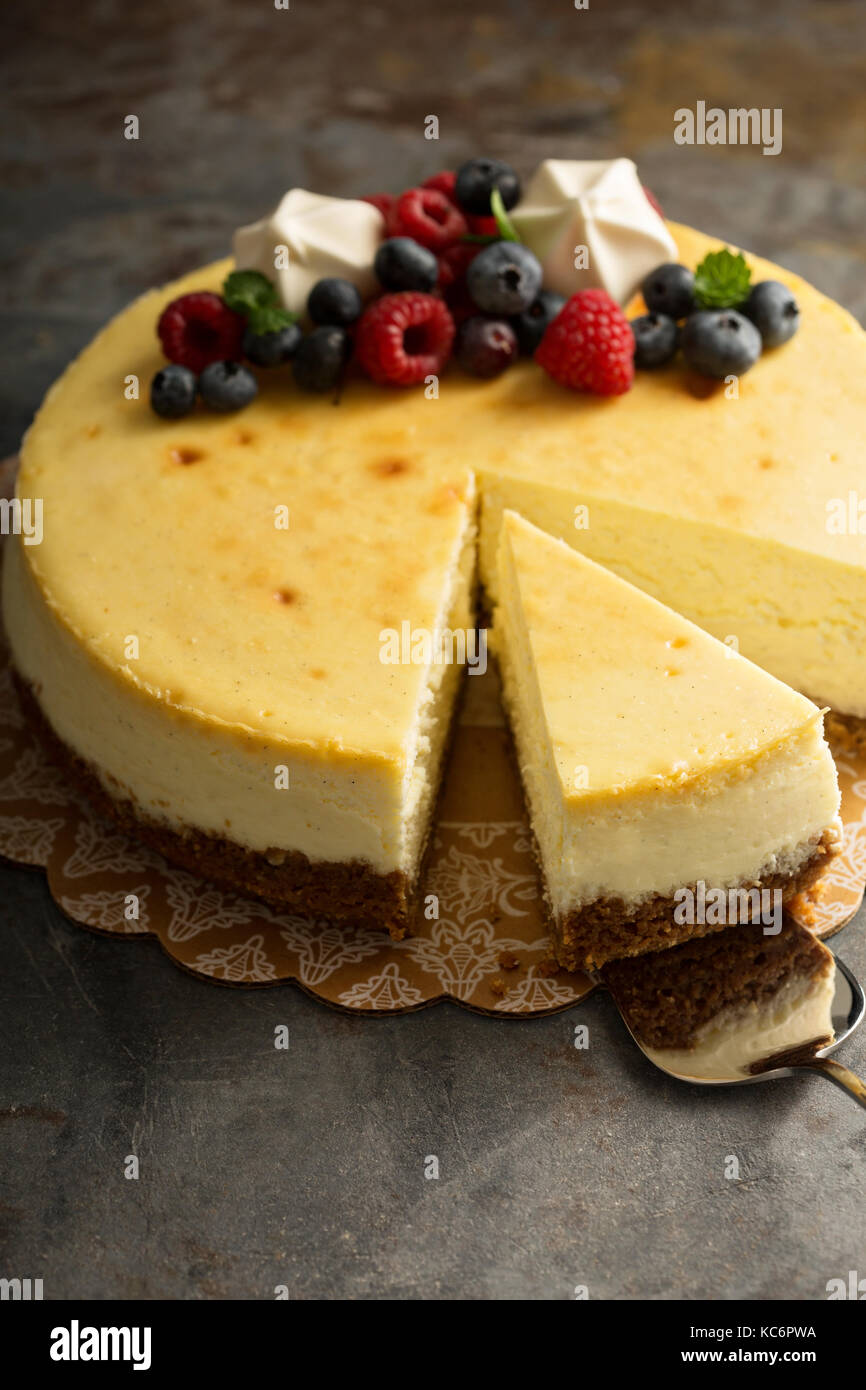 Vanilla cheesecake hi-res stock photography and images - Alamy