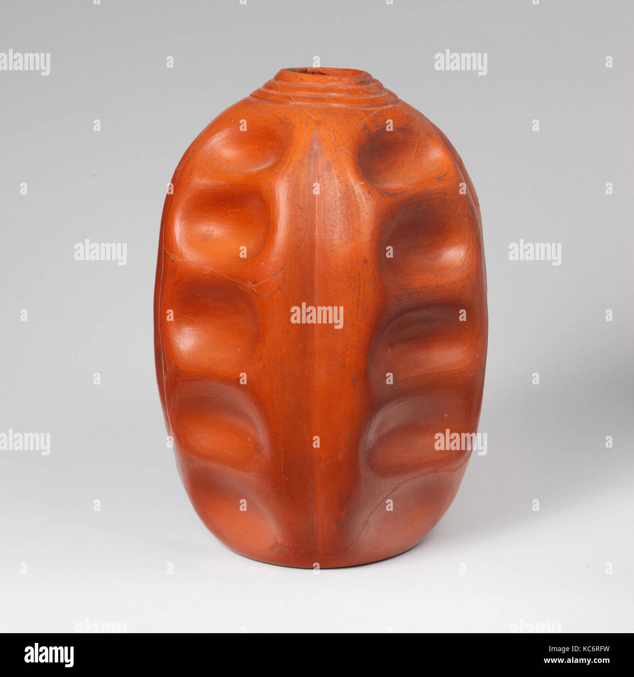 Red slip ware hi-res stock photography and images - Alamy