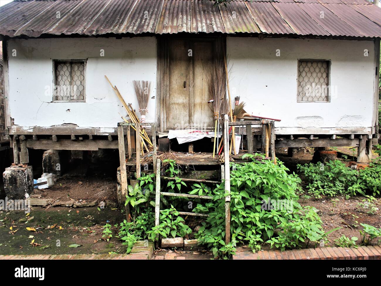 Lao tradicional hi-res stock photography and images - Alamy
