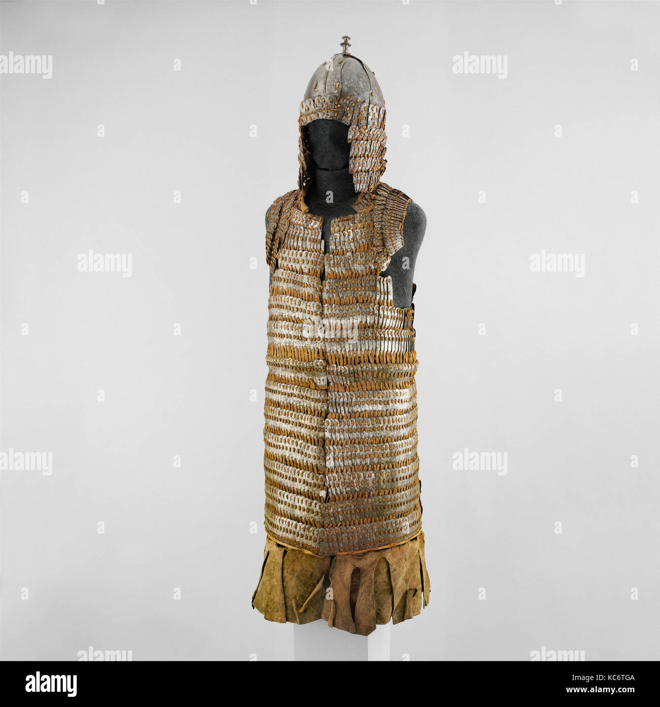 Lamellar helmet hi-res stock photography and images - Alamy