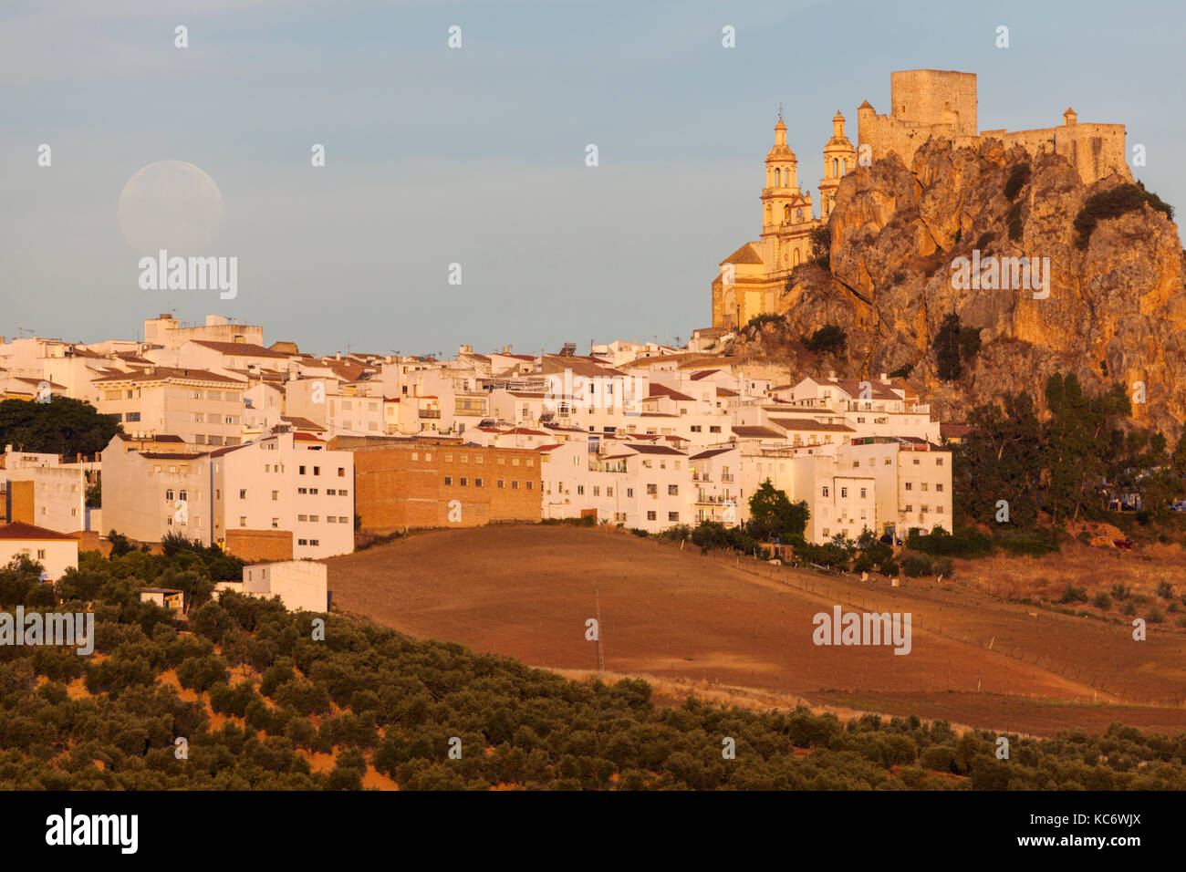 Spain, Andalusia, Olvera, Townscape with moonrise Stock Photo - Alamy