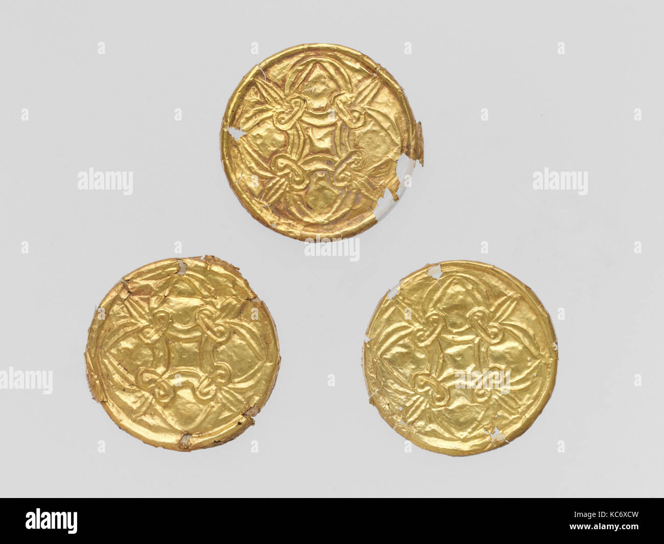 Gold sheet hammered gold hi-res stock photography and images - Alamy