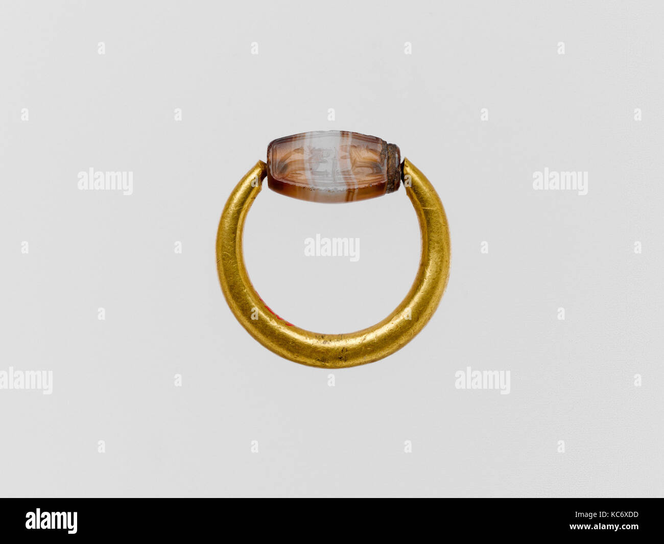 Gold swivel ring hi-res stock photography and images - Alamy