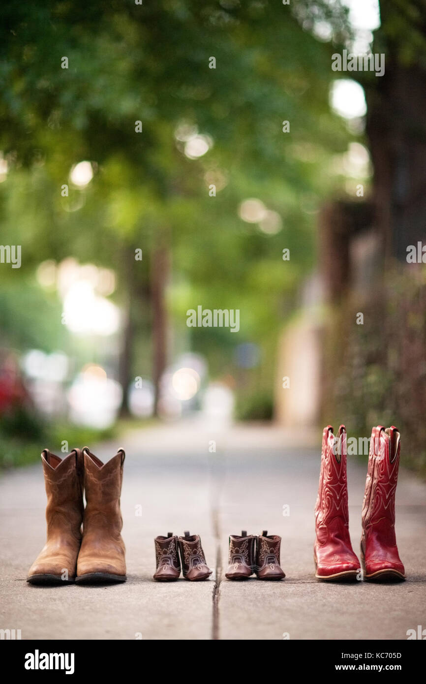 Shoes on sidewalk hi-res stock photography and images - Alamy