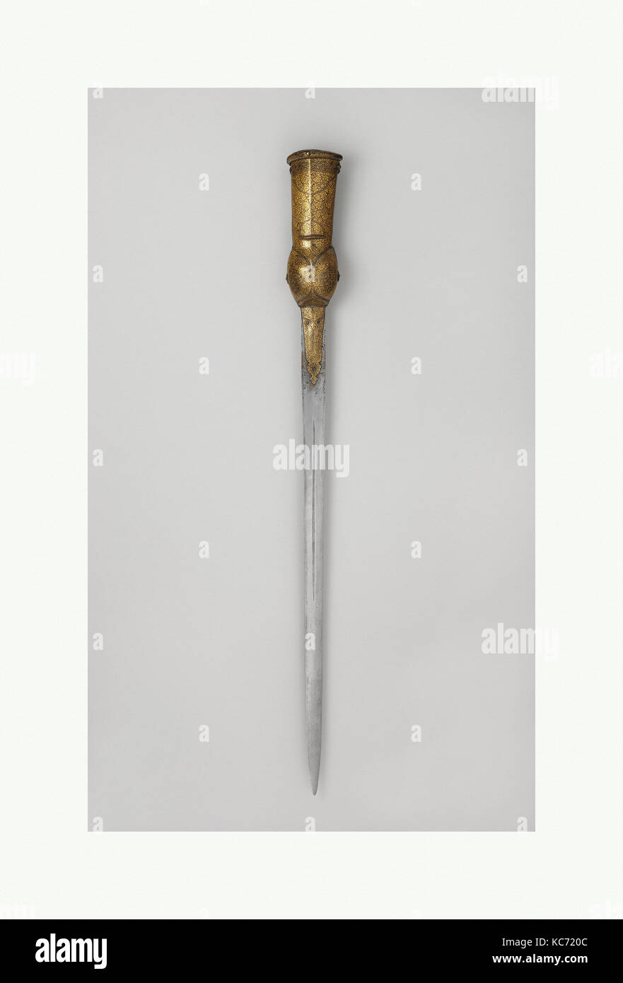 Straight bladed swords hi-res stock photography and images - Alamy