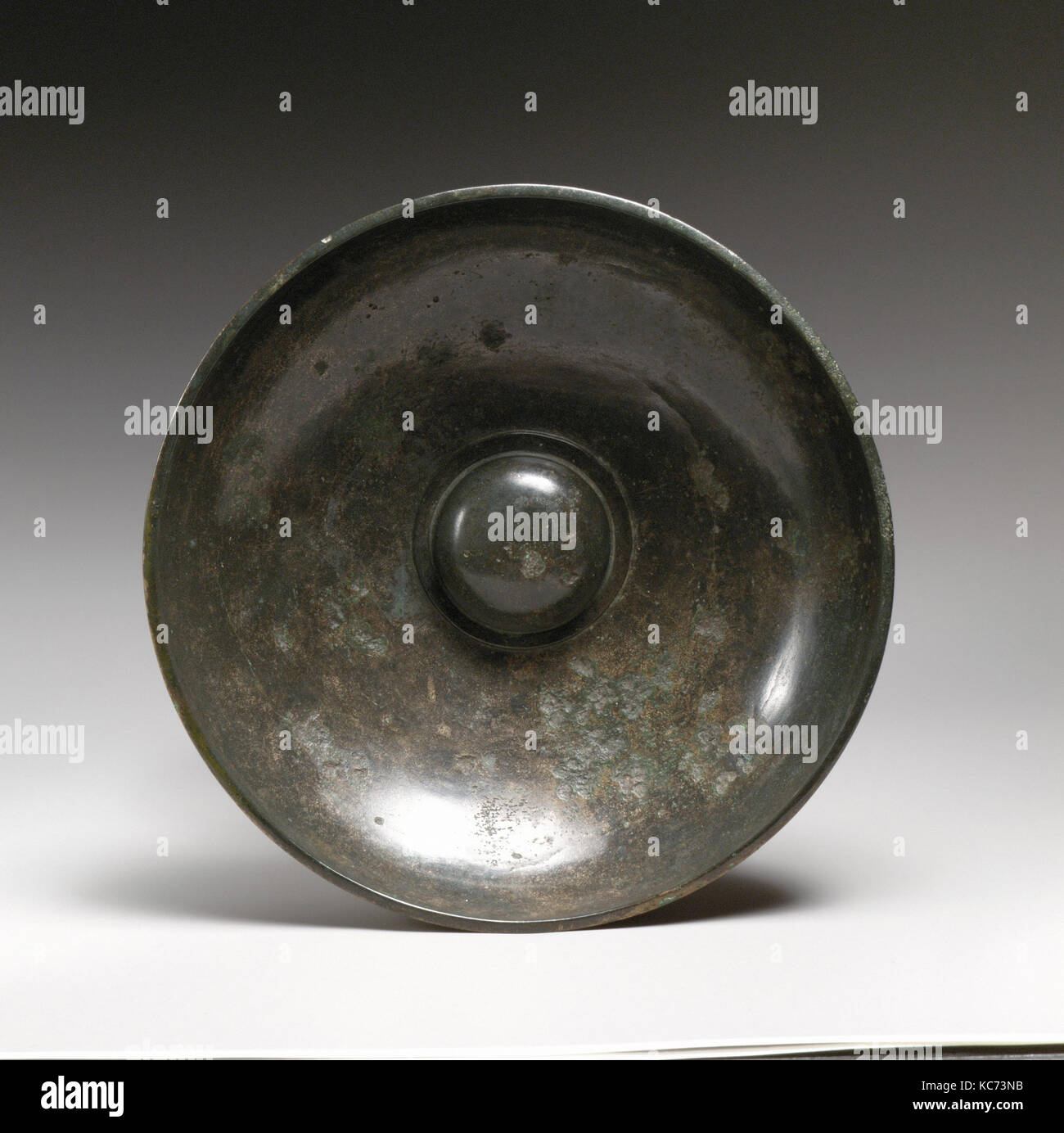 Greek phiale bronze hi-res stock photography and images - Alamy