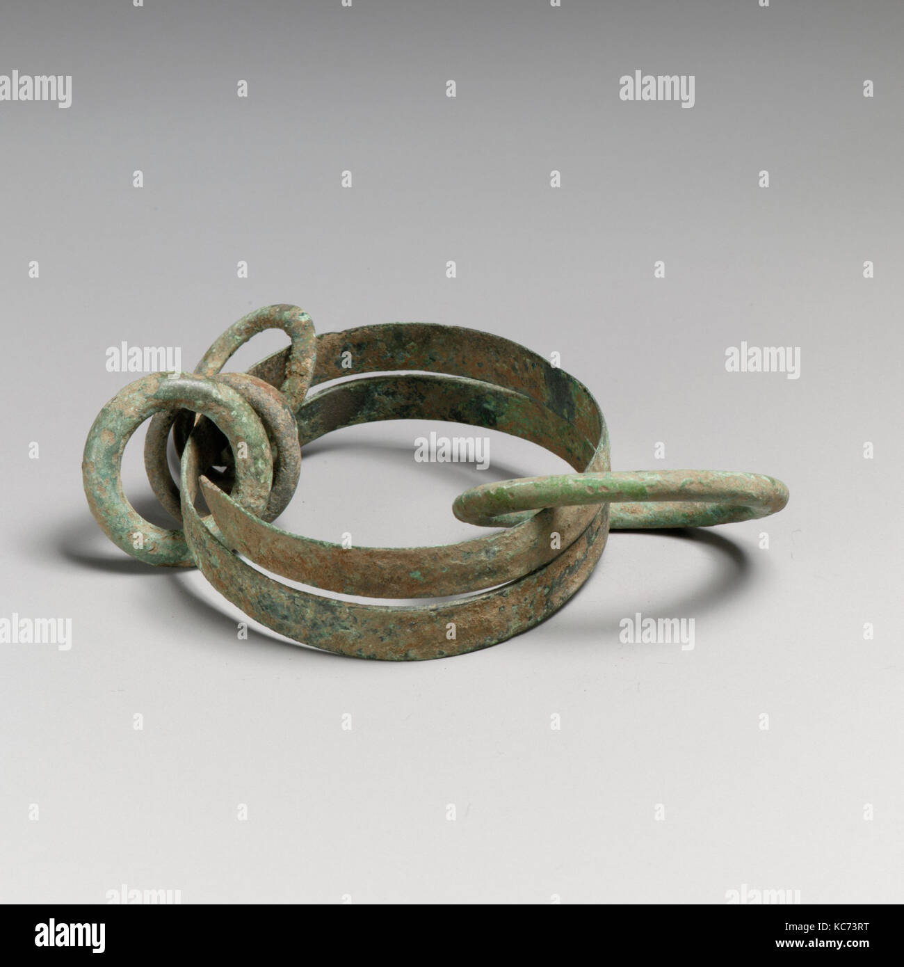 Four rings hi-res stock photography and images - Alamy