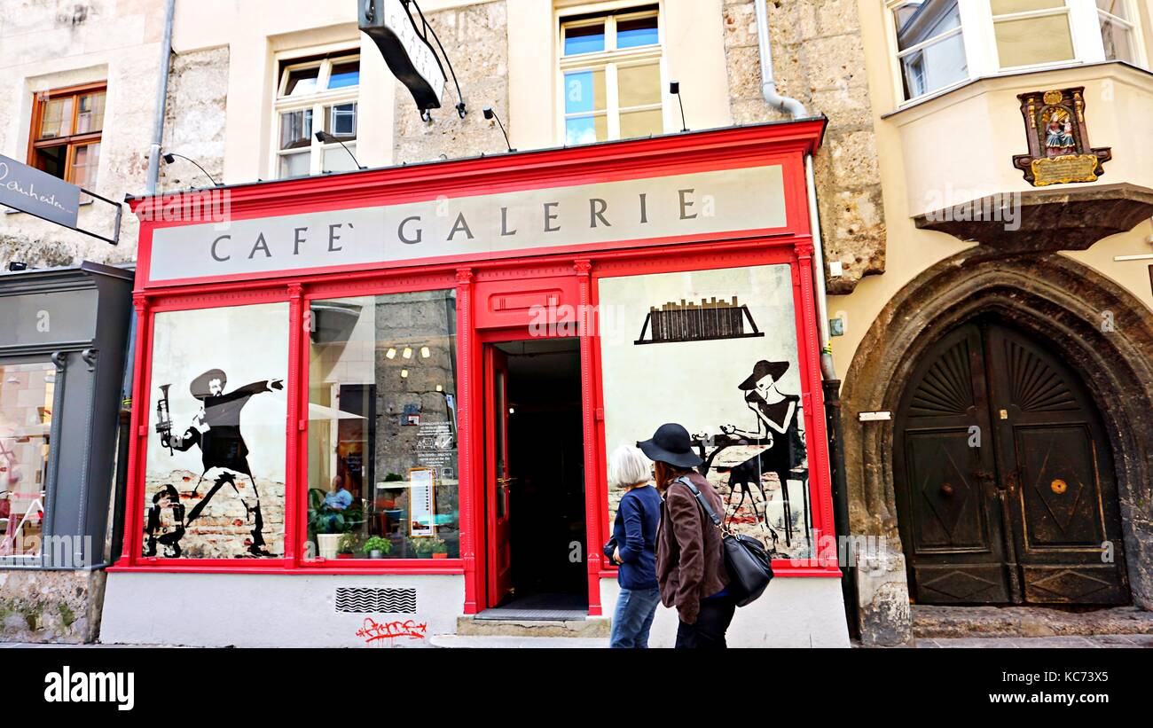 Shops innsbruck hi-res stock photography and images - Alamy