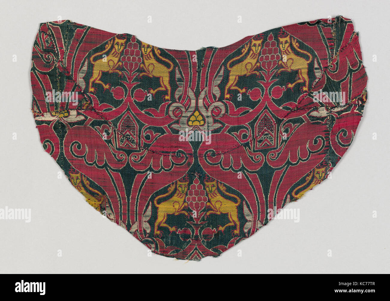 Fragment, 15th century, Attributed to Spain, Silk; lampas, Textile: H ...
