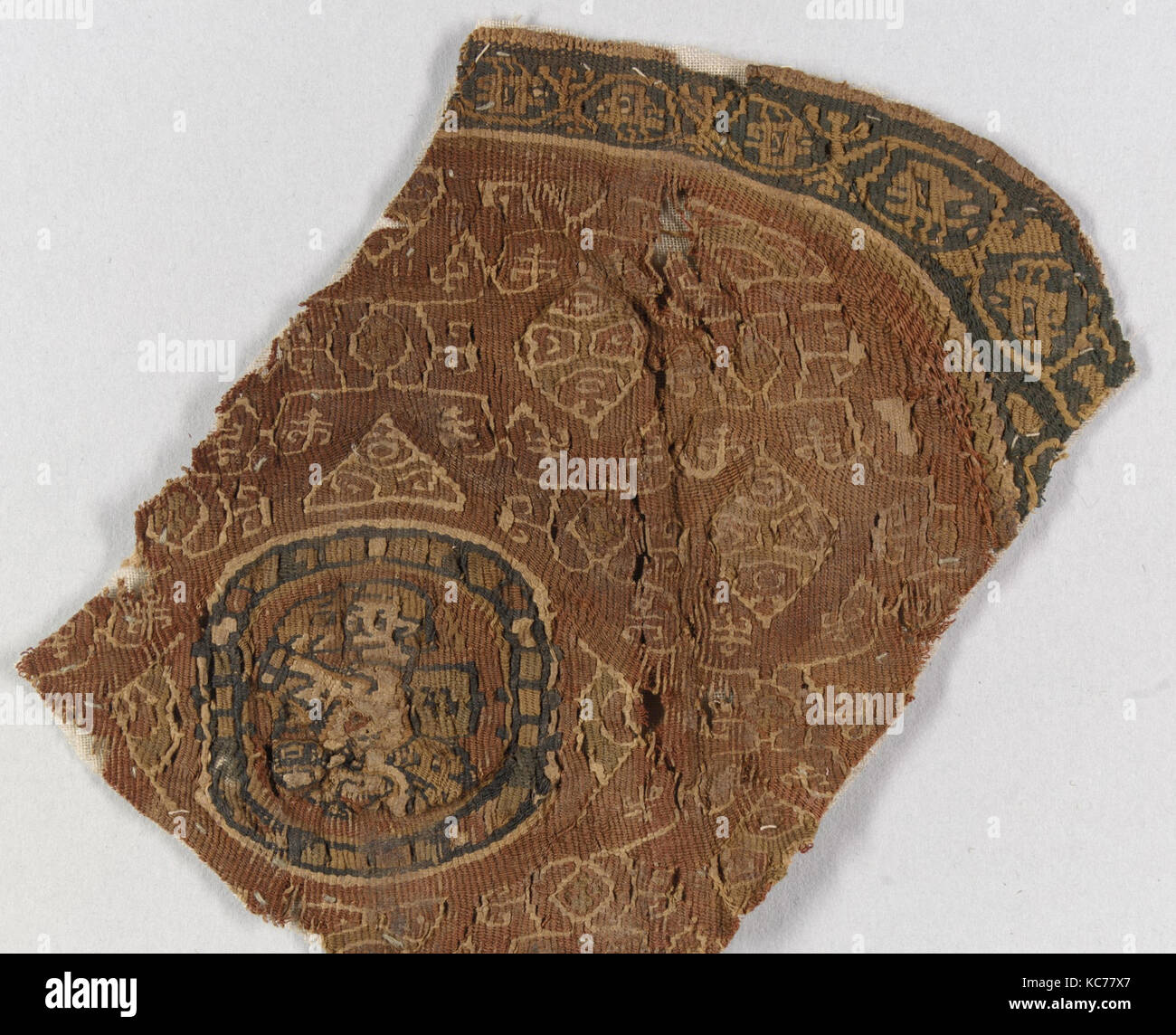 Fragment of Roundel, 6th–7th century, Attributed to Egypt, Linen, wool ...