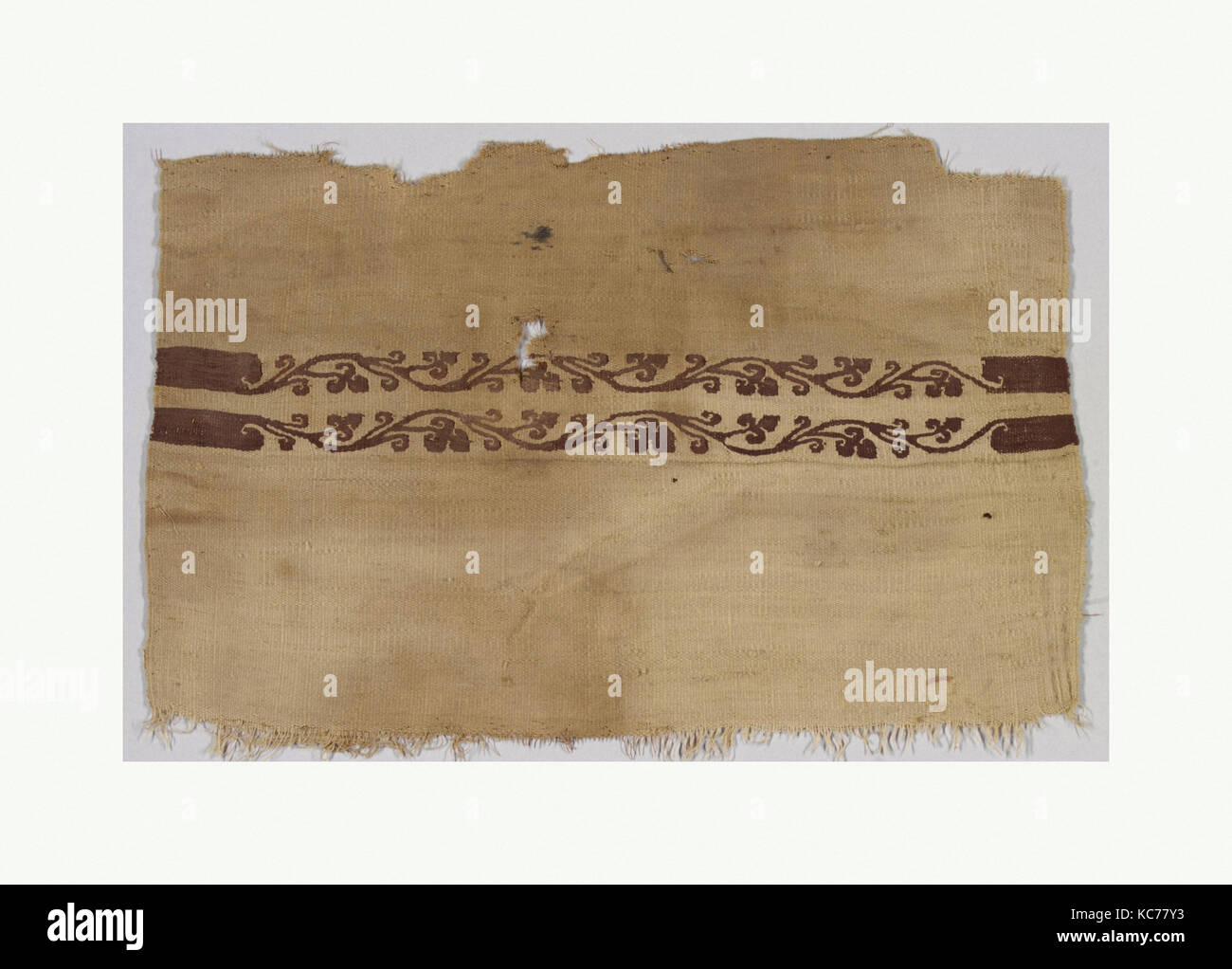 Fragment of a Tunic, 3rd–4th century, Attributed to Egypt, Wool, linen ...