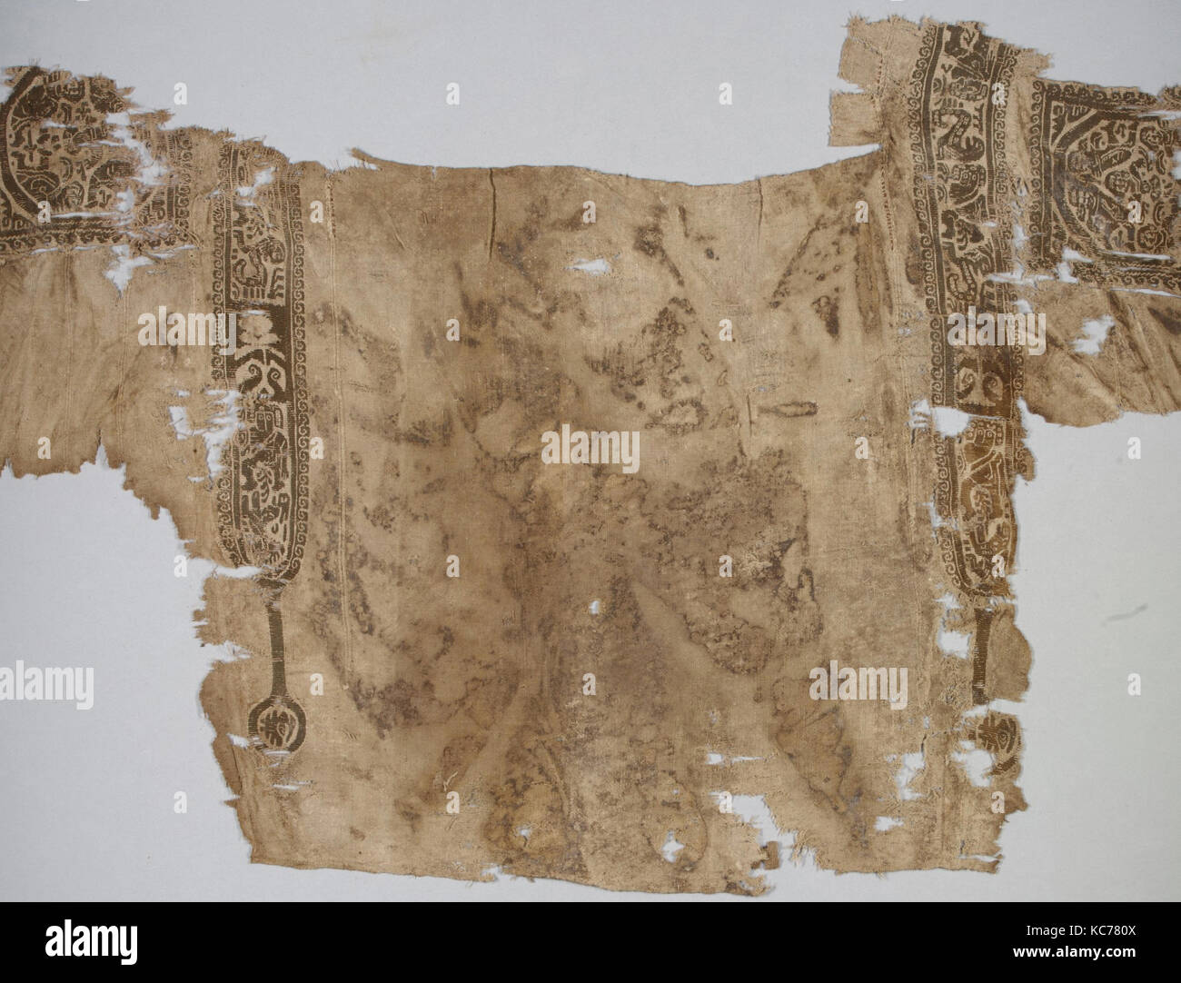 Fragment of a Tunic, 4th century, Made in Egypt, Wool, linen; plain ...