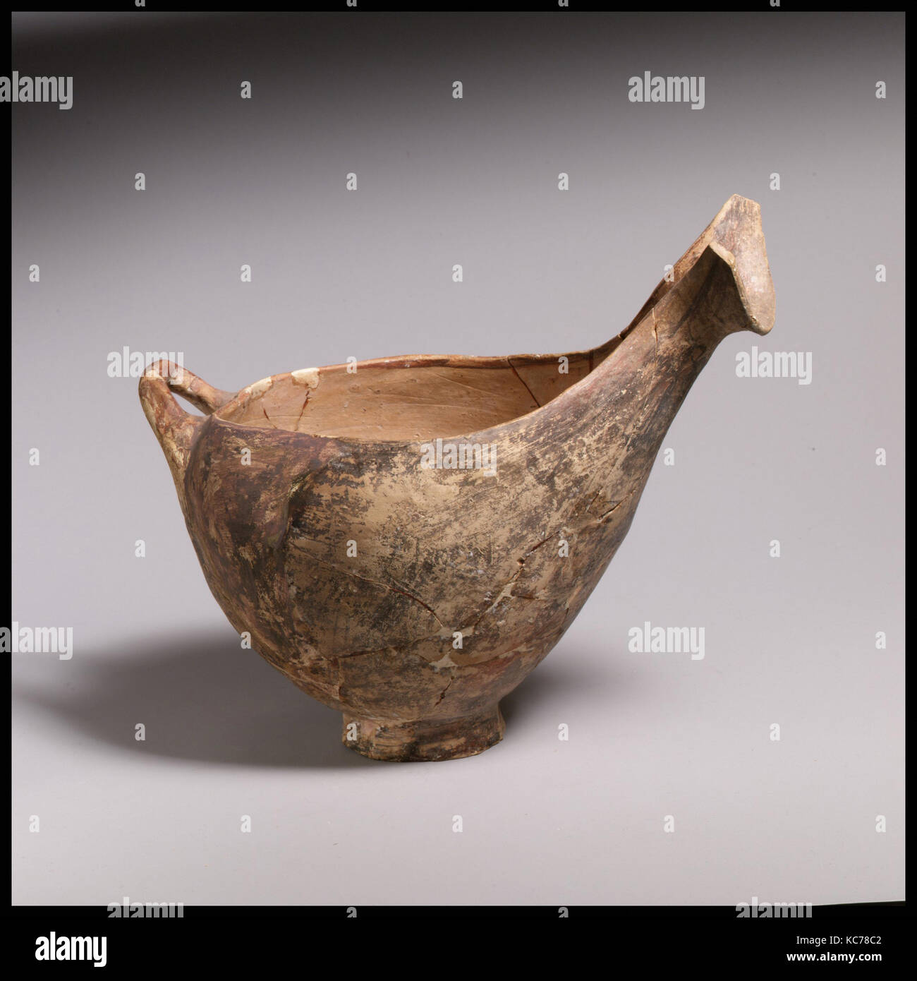 Terracotta sauceboat hi-res stock photography and images - Alamy