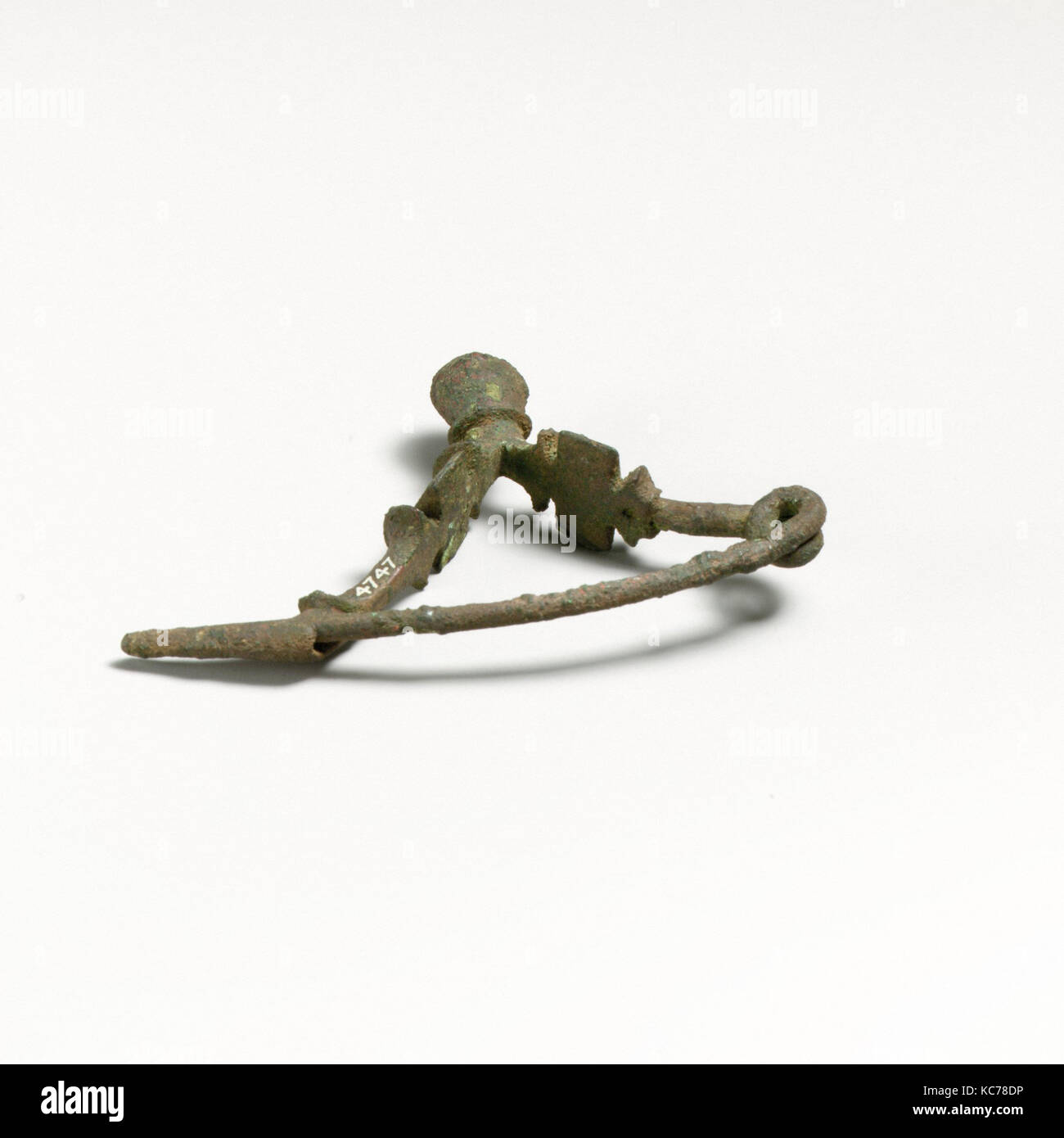 Bronze bow type fibula hi-res stock photography and images - Alamy
