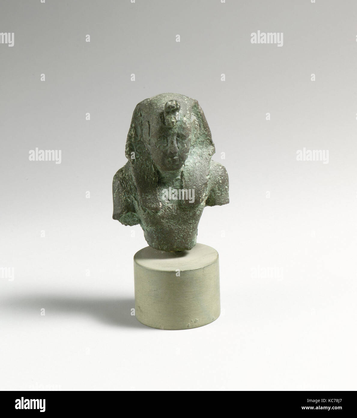 Bronze portrait head of a pharaoh, Late Dynastic-Hellenistic, 664–31 B ...