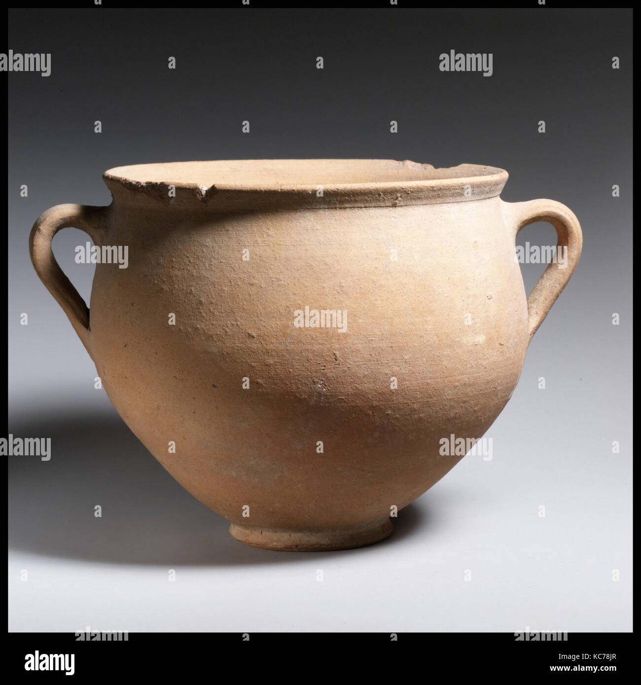 Deep terracotta bowl hi-res stock photography and images - Alamy