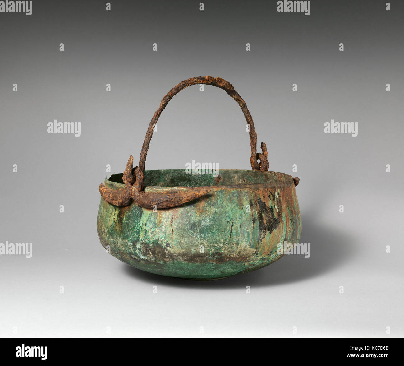 Bronze cauldron hi-res stock photography and images - Alamy