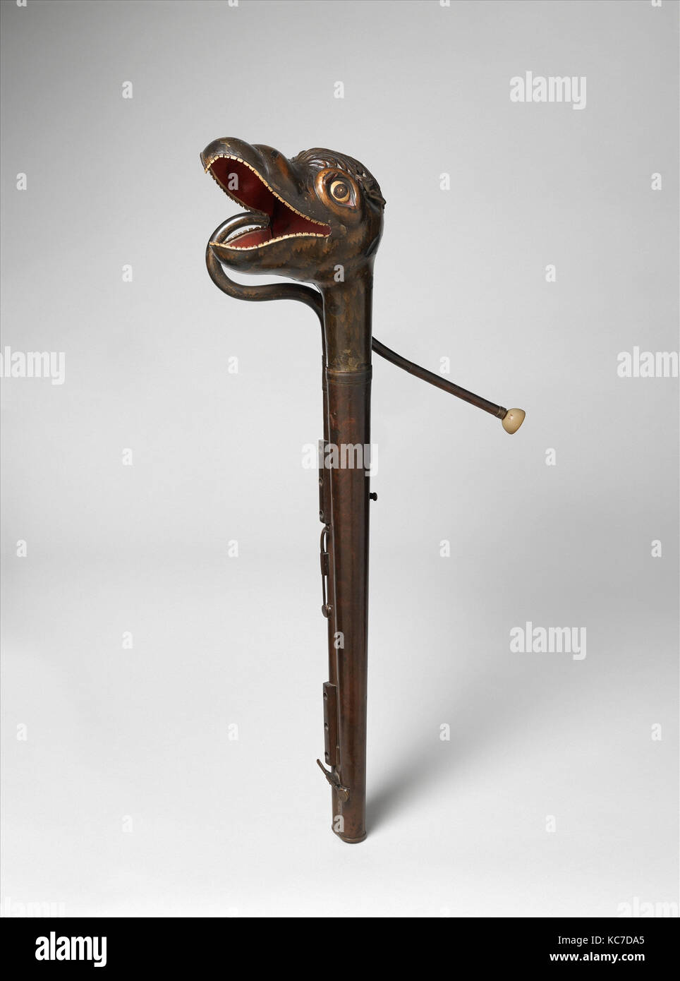 Upright Serpent in D, ca. 1810–20, Italy, Italian, Brass, paint, 35 × 8 ...
