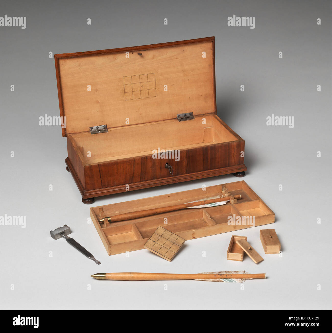 Crossbow bolt box hi-res stock photography and images - Alamy