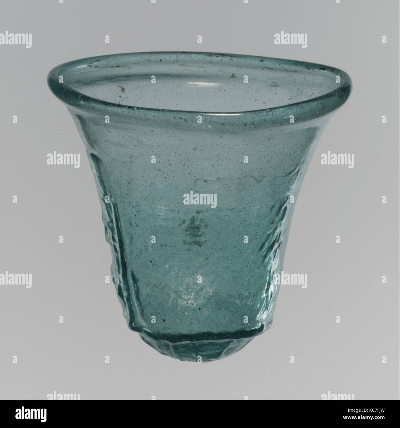 Palm cup hi-res stock photography and images - Alamy