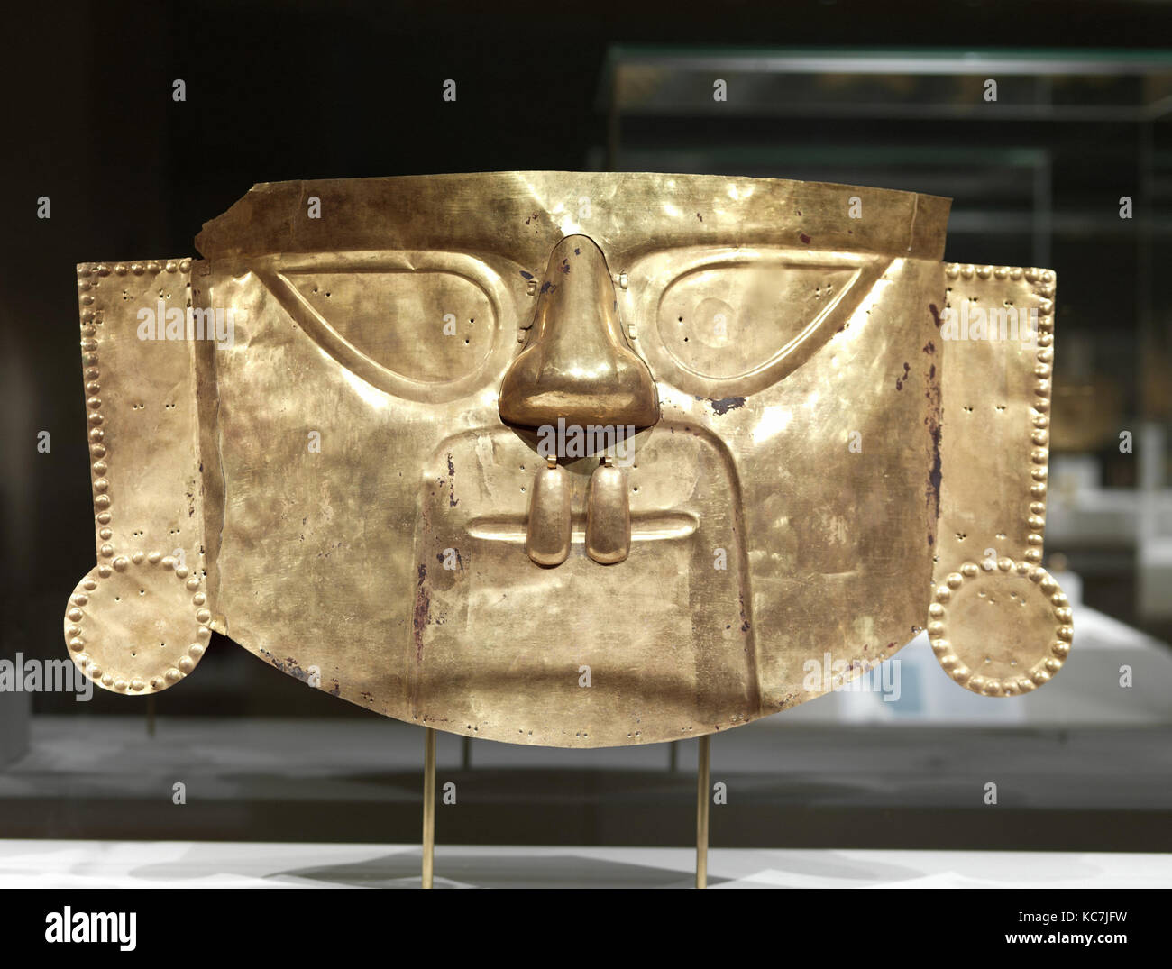 Funerary Mask, 9th–11th century, Peru, Lambayeque (Sicán), Gold ...