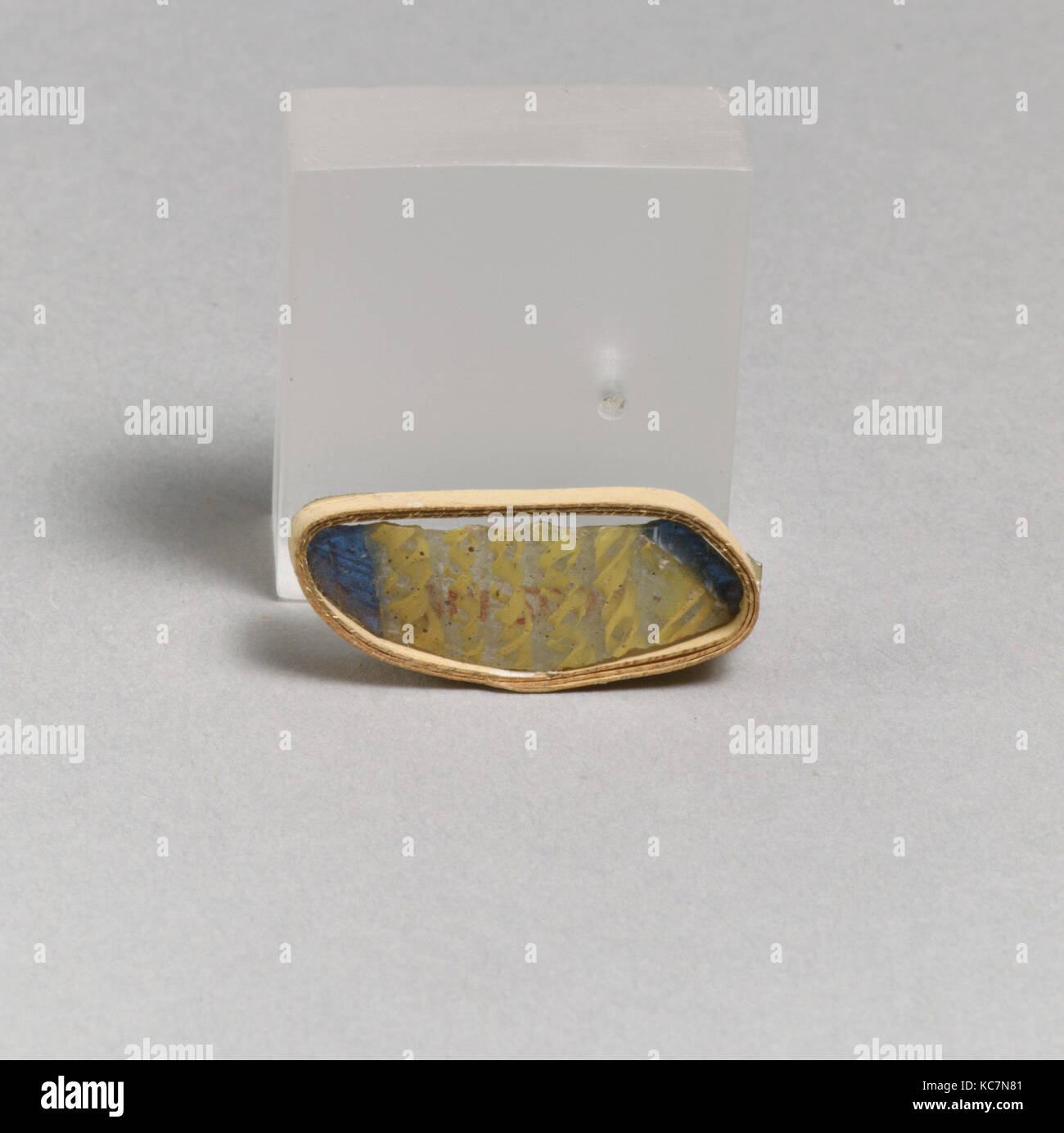 Beveled rim bowl hi-res stock photography and images - Alamy